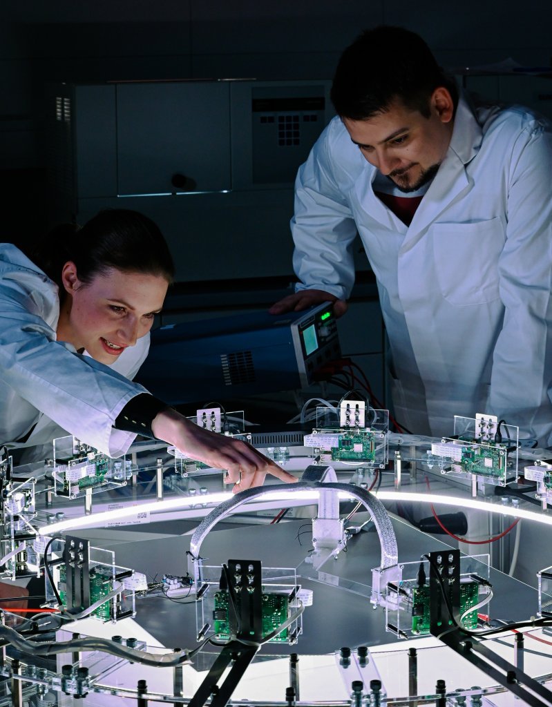 Intelligent materials for robotics and prostheses | textile network