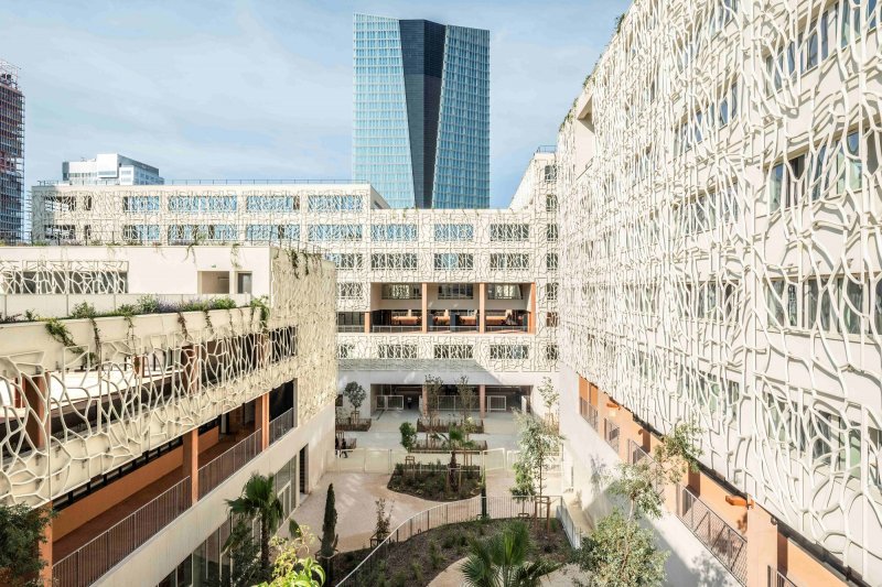 Flax composite for shading an international school building | textile ...