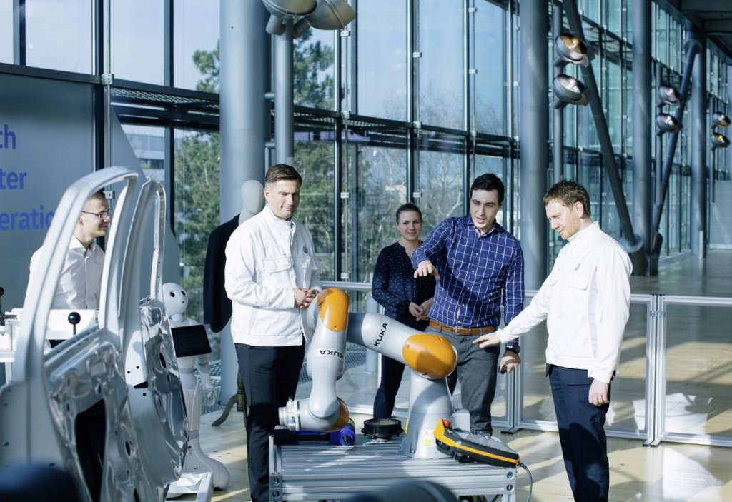 A teaching robotic jacket | textile network